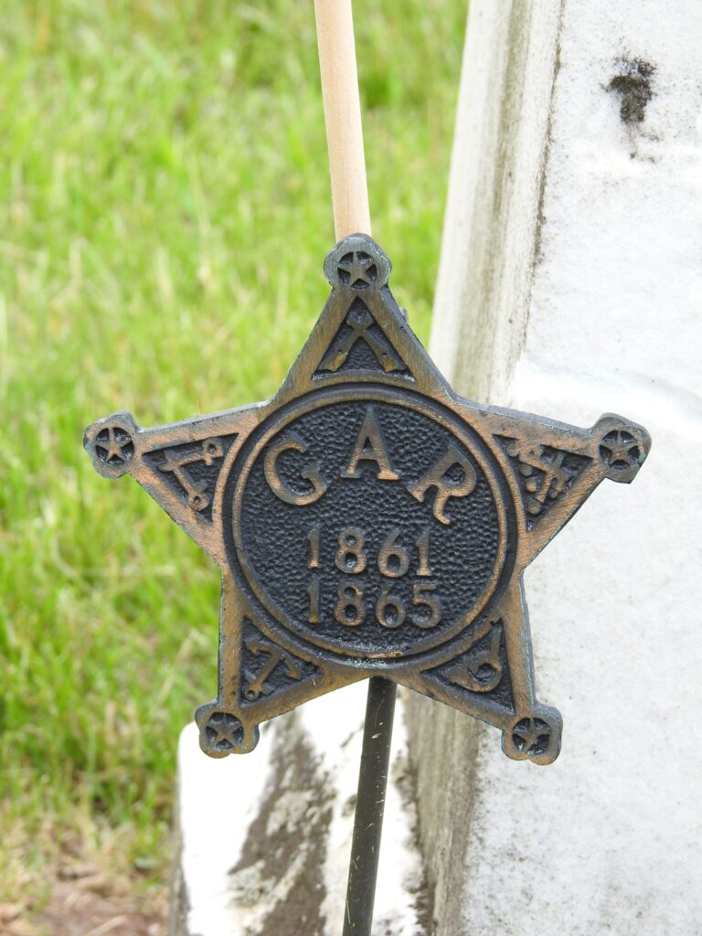 Tombstone Tuesday-GAR Symbol – Karen’s Chatt