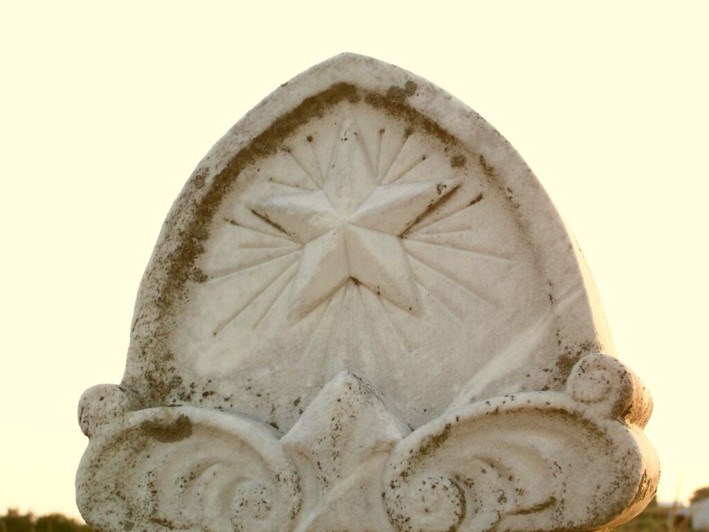 Tombstone Tuesday-Star Symbol – Karen’s Chatt