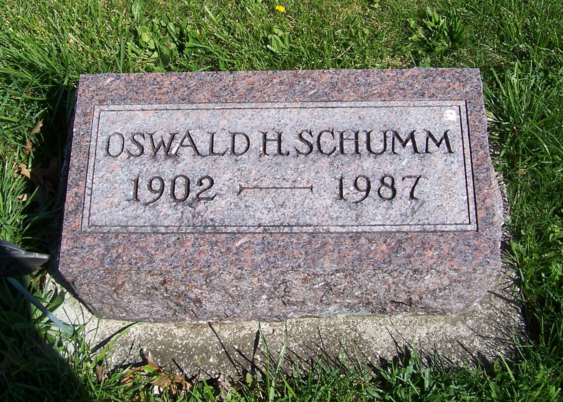 Tombstone Tuesday-Oswald H. Schumm – Karen’s Chatt