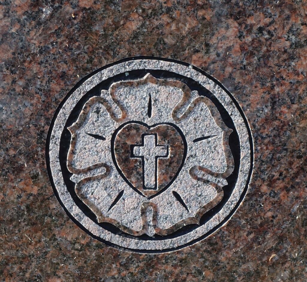 Tombstone Tuesday-Luther Rose Symbol – Karen’s Chatt