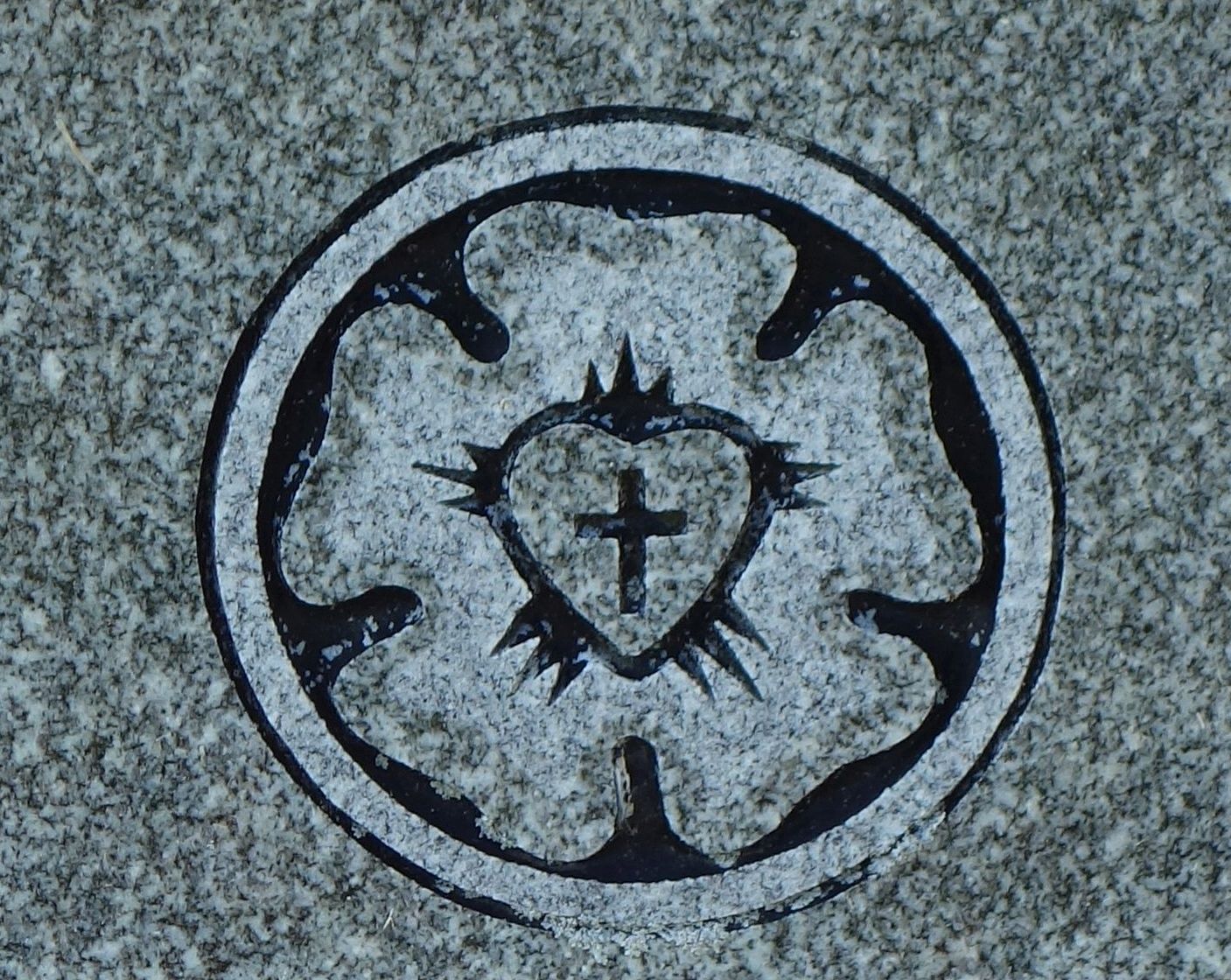 Tombstone Tuesday-Luther Rose Symbol – Karen’s Chatt