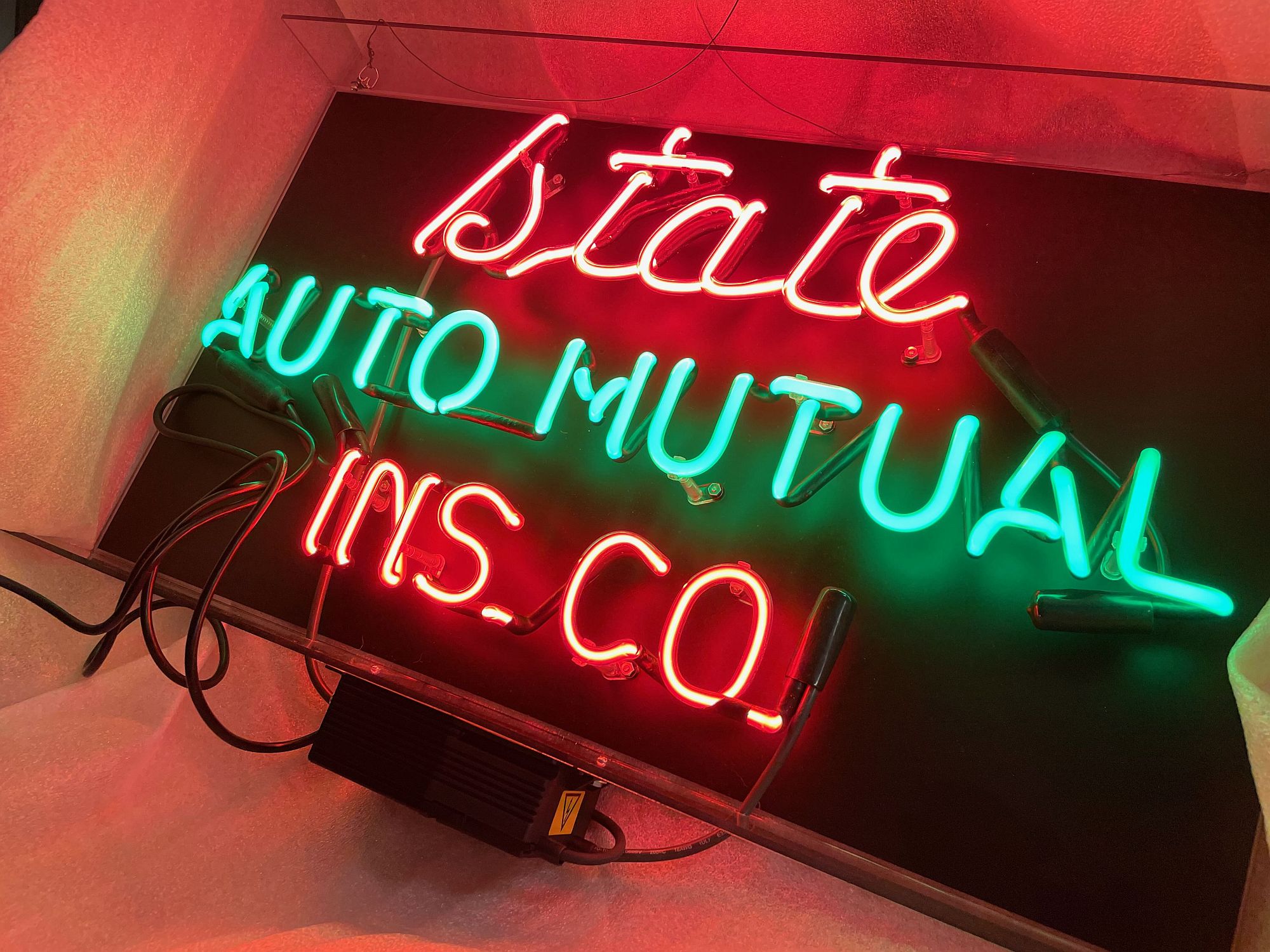 Willshire Neon Sign Shines Once Again – Karen’s Chatt