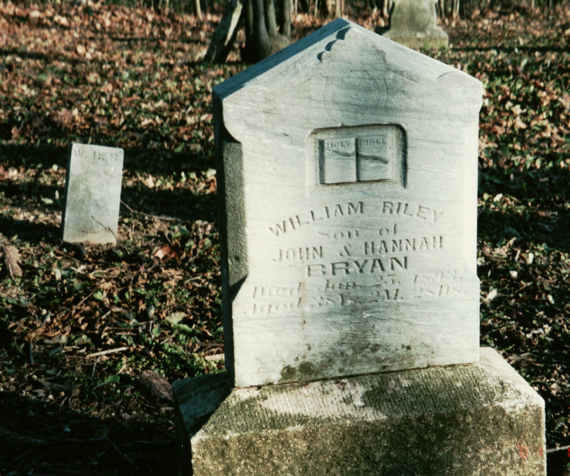 Tombstone Tuesday–Footstones – Karen’s Chatt